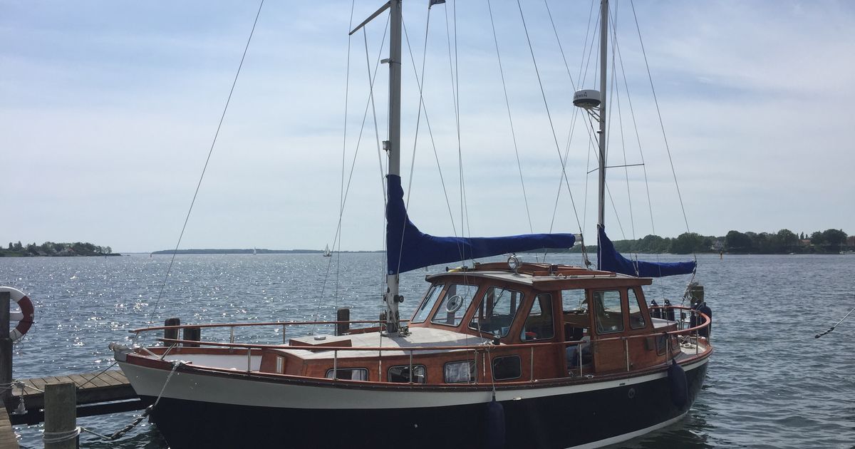 Nauticat 33 | Båt till salu | YachtBroker