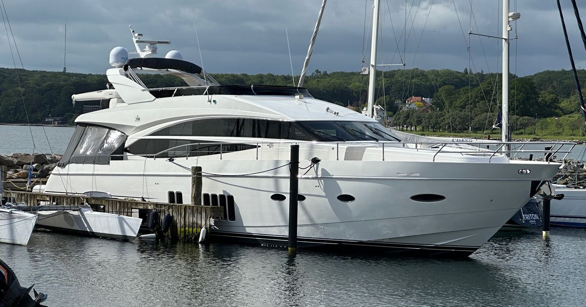 Princess 72 MY | Båtar till salu | YachtBroker