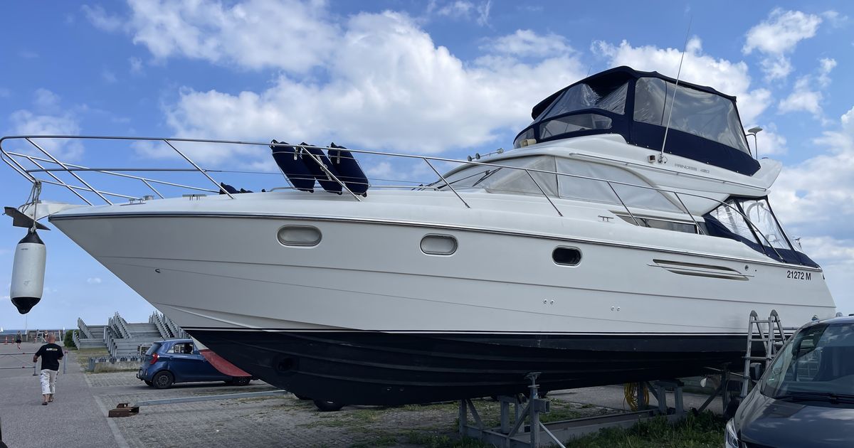 Princess 420 Flybridge | Boat for sale | YachtBroker