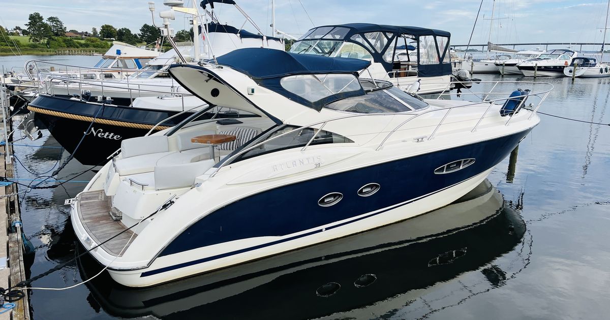 Azimut Atlantis 39 | Vene myytävänä | YachtBroker
