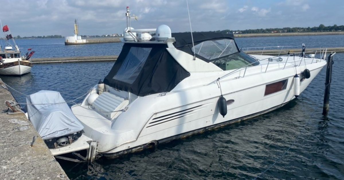 Trojan Carver express 44 Bobåt | Boats for sale | YachtBroker