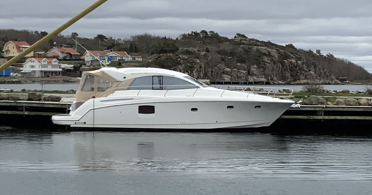 Jeanneau Prestige 42S | Boat for sale | YachtBroker