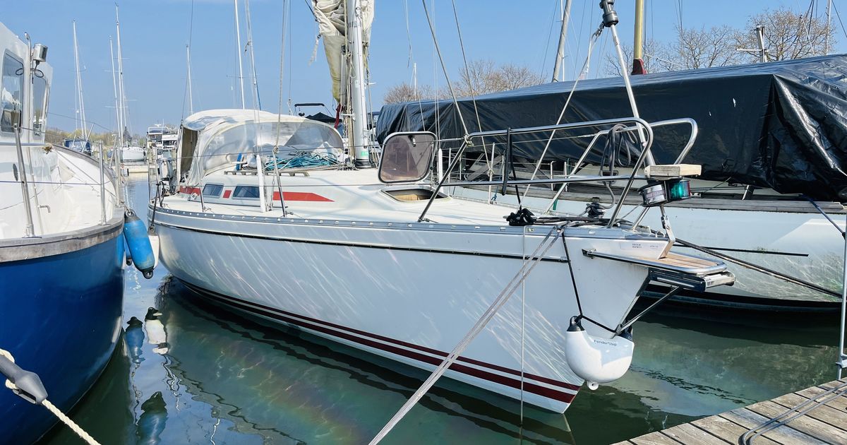Impala 36 | Båt till salu | YachtBroker