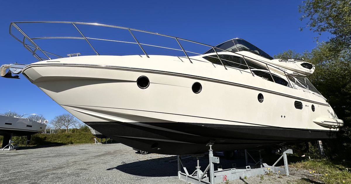 Azimut 40 Fly | Boat for sale | YachtBroker