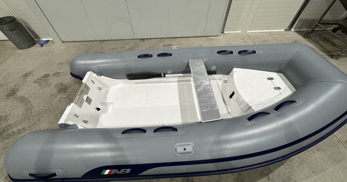 Navico 10 VS Neptune grey w. blue line | Boat for sale | YachtBroker