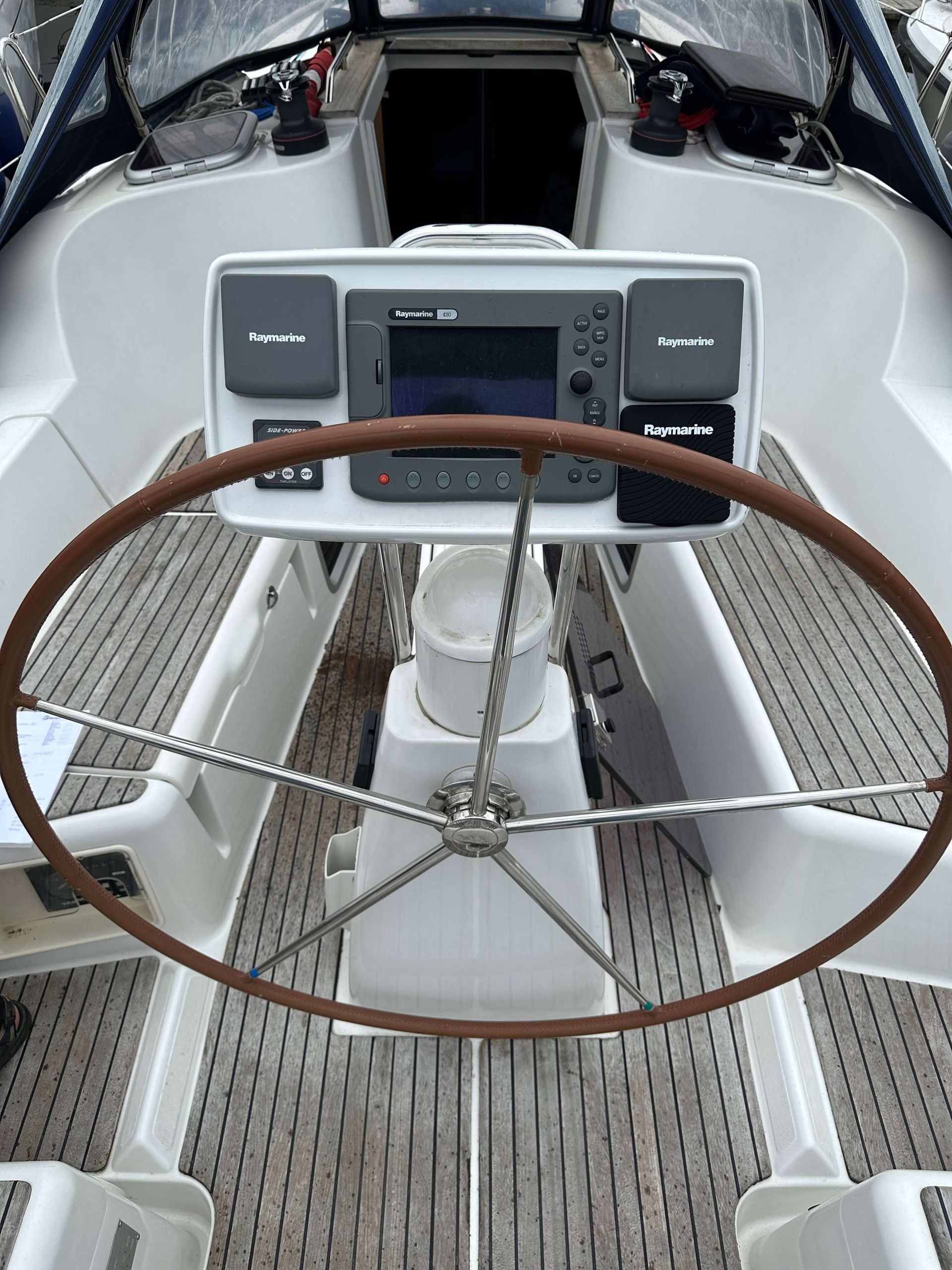 Jeanneau 36i | Båt till salu | YachtBroker